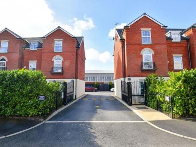 2 Bedroom Apartment Leigh Wigan 101278245
