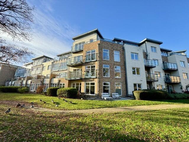 2 Bedroom Apartment Little Paxton Cambridgeshire LS88781505