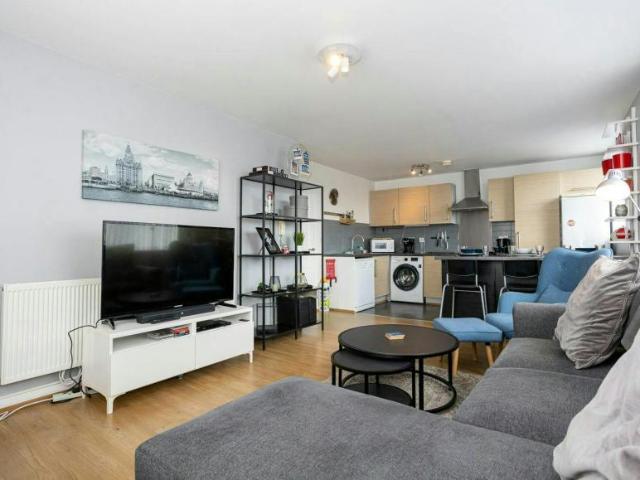2 Bedroom Apartment Liverpool Liverpool 101774968