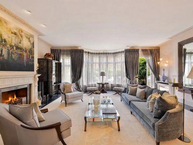 2 Bedroom Apartment London England 101457396