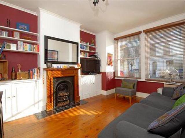 2 Bedroom Apartment London England 103327559