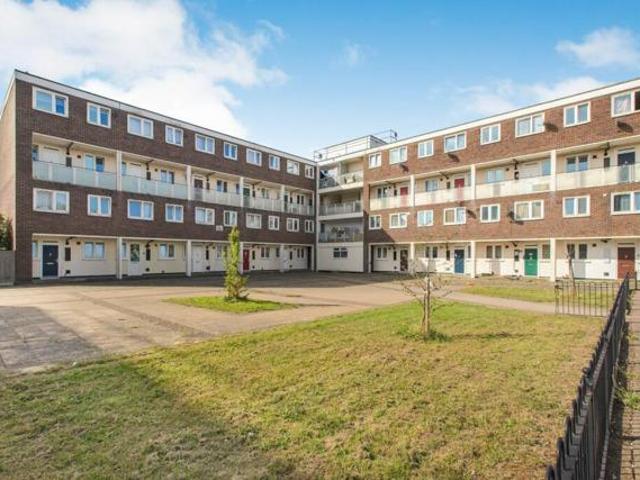 2 Bedroom Apartment London Greater London 98119583