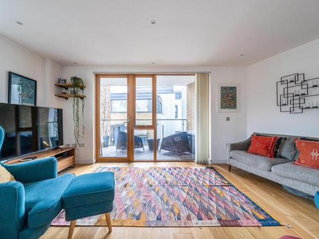 2 Bedroom Apartment London Greater London 98477598