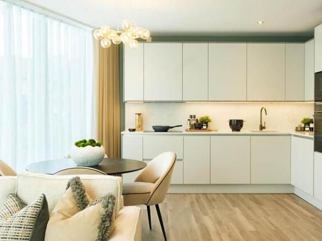 2 Bedroom Apartment London Greater London 98765955