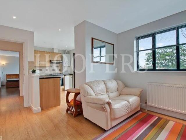 2 Bedroom Apartment London Greater London 99029106