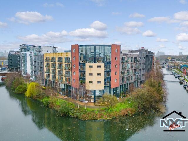 2 Bedroom Apartment London Greater London 99161751