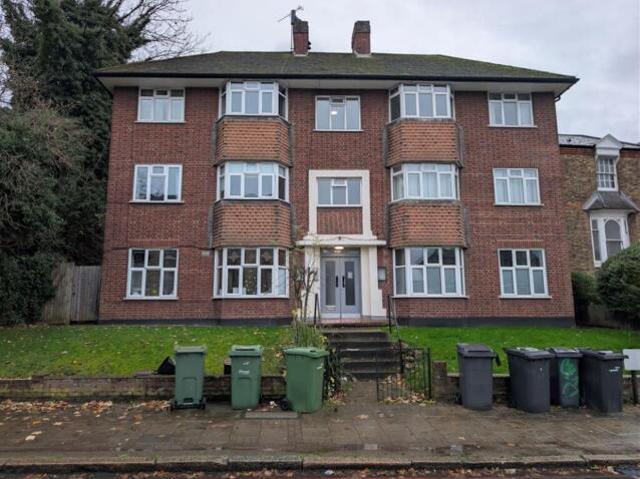 2 Bedroom Apartment London Greater London 99237212