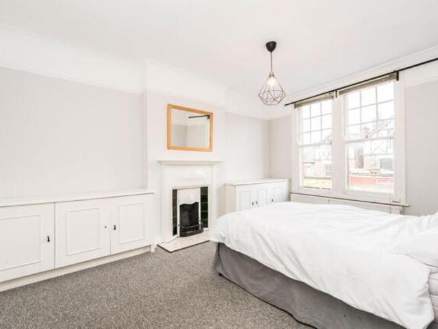 2 Bedroom Apartment London Greater London 99523709