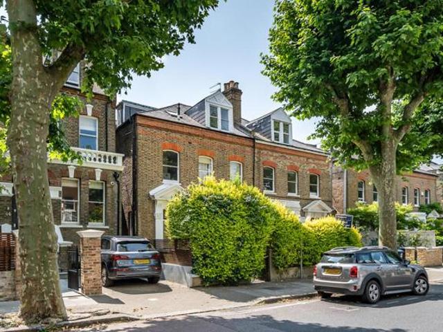 2 Bedroom Apartment London Greater London 99608079