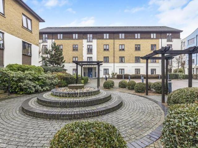 2 Bedroom Apartment London Greater London 99808866