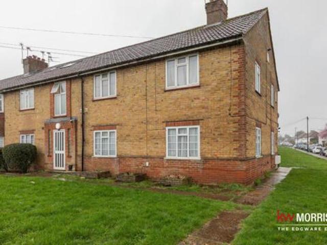 2 Bedroom Apartment London Greater London 100191851