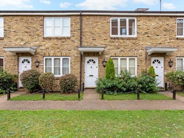 2 Bedroom Apartment London Greater London 101931627