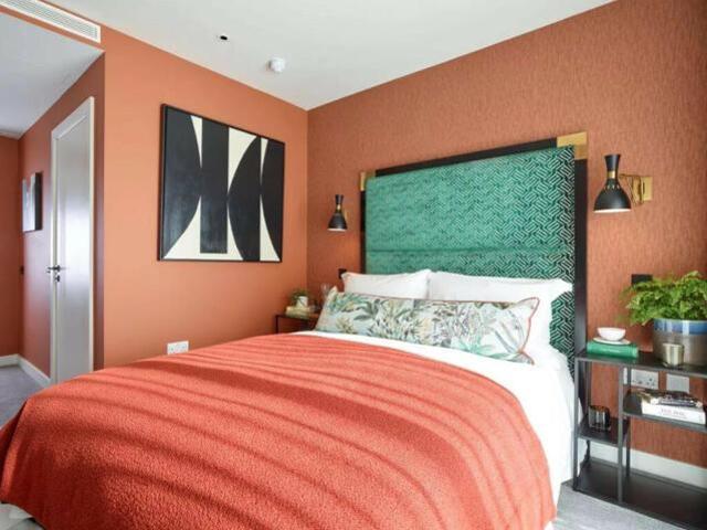 2 Bedroom Apartment London Greater London 101199825