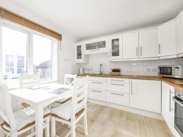 2 Bedroom Apartment London Greater London 101379168