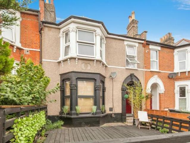 2 Bedroom Apartment London Greater London LS100398185