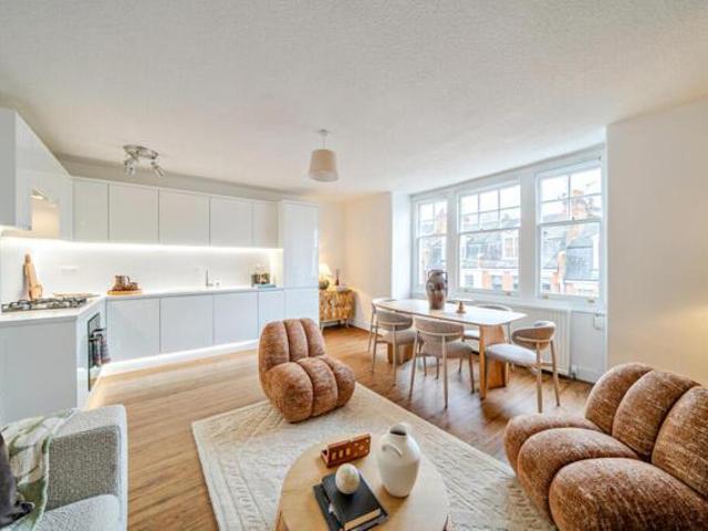 2 Bedroom Apartment London Greater London LS100502859