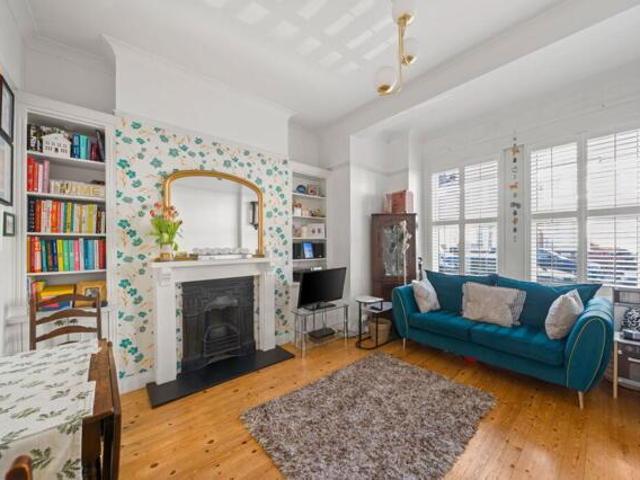 2 Bedroom Apartment London Greater London LS100733481