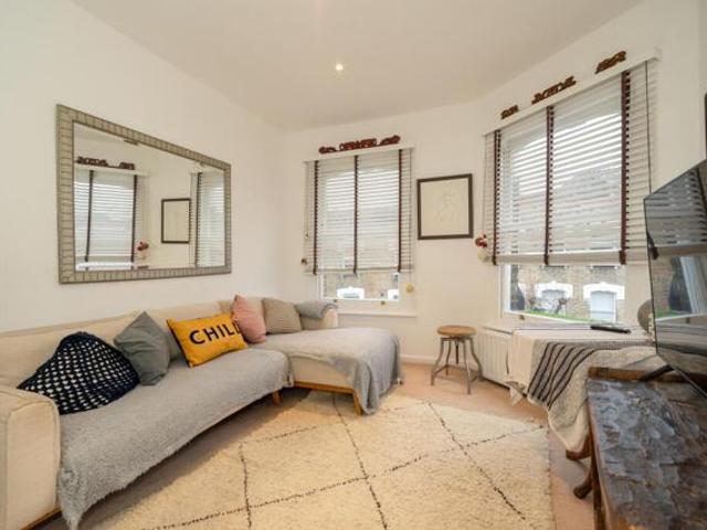 2 Bedroom Apartment London Greater London LS100855052