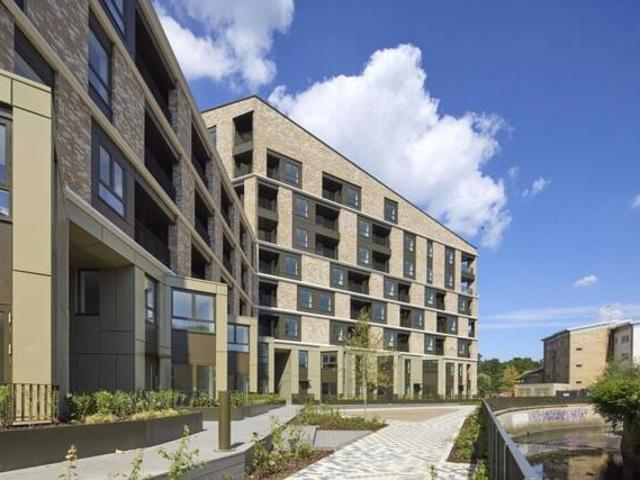 2 Bedroom Apartment London Greater London LS101060157