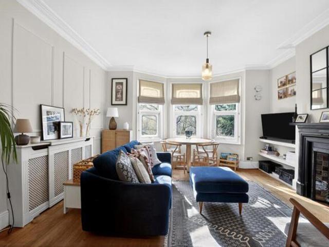 2 Bedroom Apartment London Greater London LS101025867