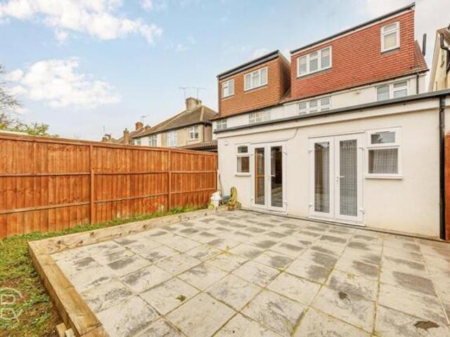 2 Bedroom Apartment London Greater London LS101199914