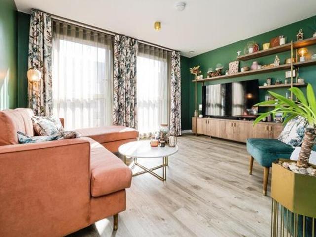 2 Bedroom Apartment London Greater London LS101100200