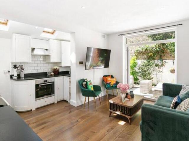 2 Bedroom Apartment London Greater London LS101676595