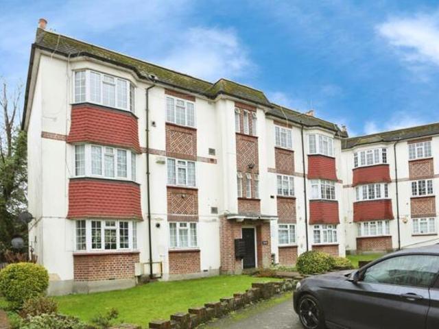2 Bedroom Apartment London Greater London LS99290336