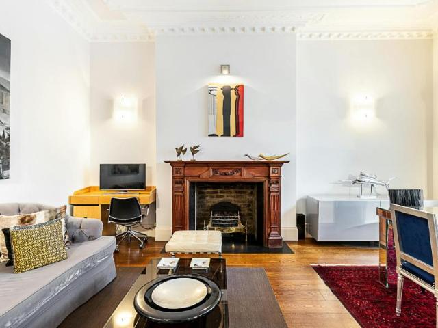 2 Bedroom Apartment London London 104107735