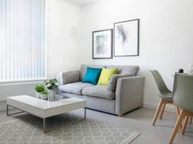 2 Bedroom Apartment London London 104108041