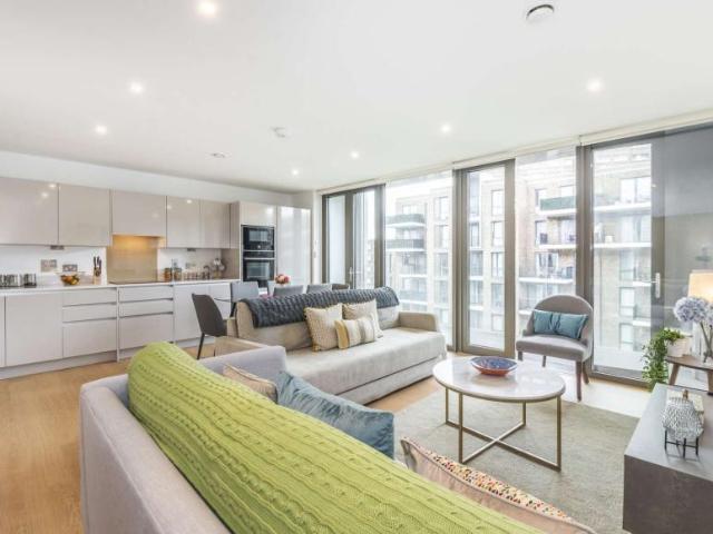 2 Bedroom Apartment London London 104228467