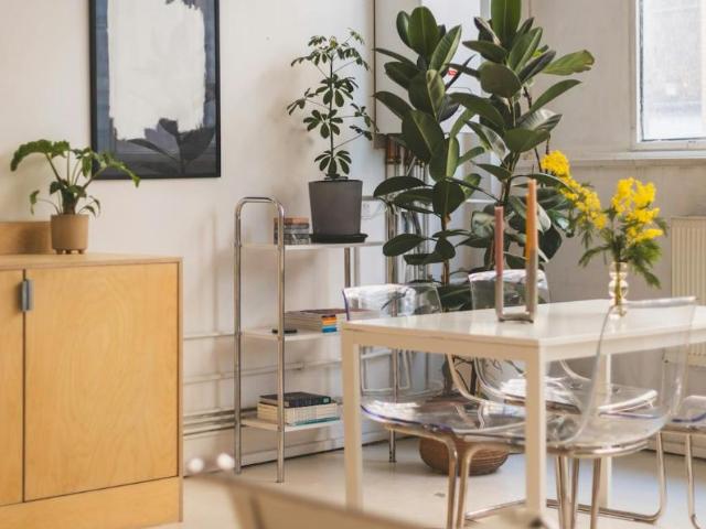2 Bedroom Apartment London London 105009813