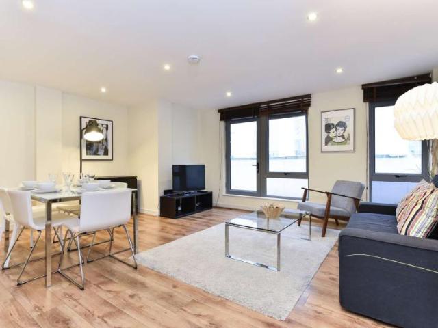 2 Bedroom Apartment London London 101671407
