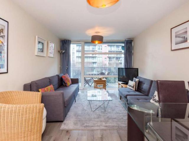 2 Bedroom Apartment London London 101771233