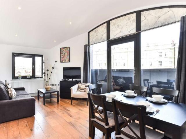 2 Bedroom Apartment London London 101771567