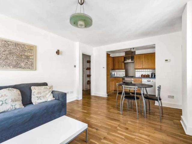 2 Bedroom Apartment London London 101772217