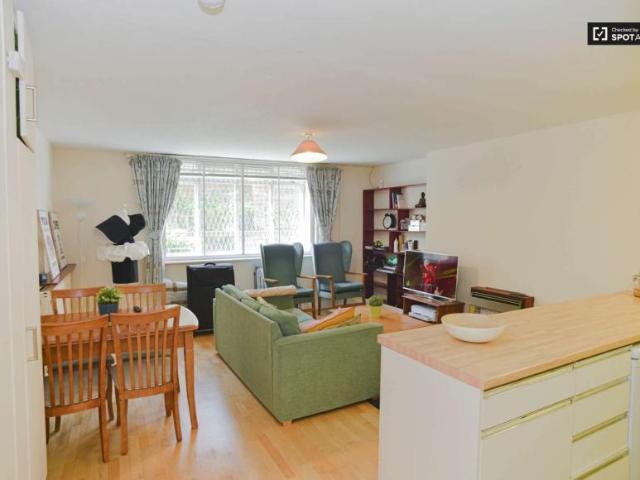 2 Bedroom Apartment London London 101806391