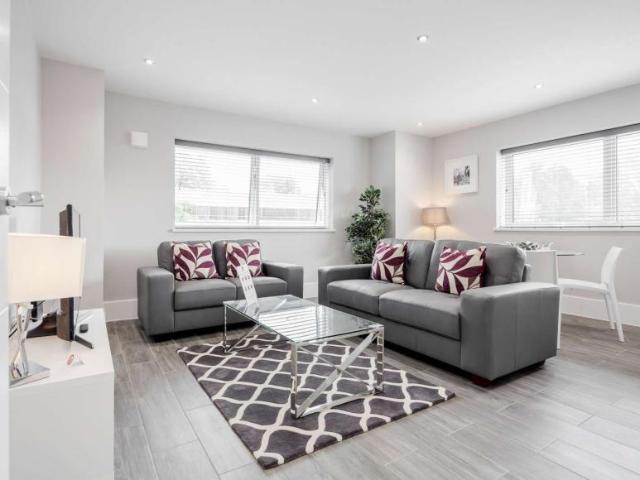 2 Bedroom Apartment London London 101816414