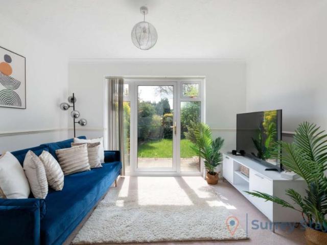2 Bedroom Apartment London London 101816757