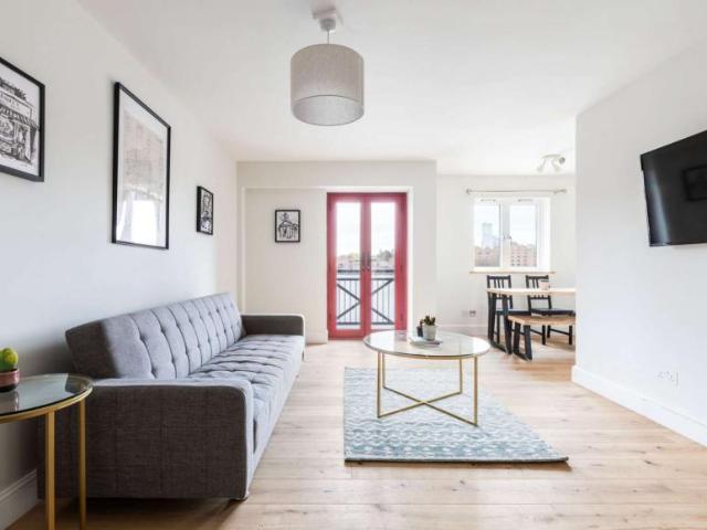 2 Bedroom Apartment London London 101817712