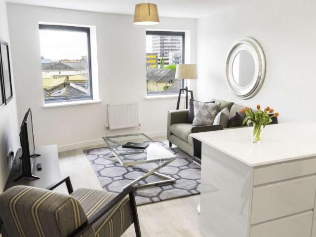 2 Bedroom Apartment London London 101811667