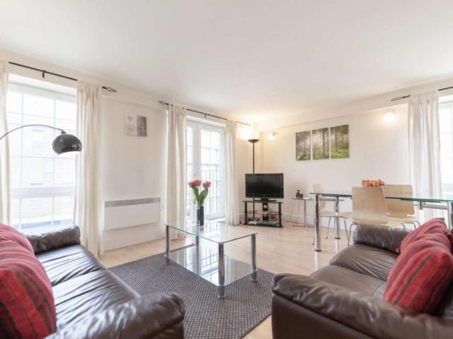 2 Bedroom Apartment London London 101820271