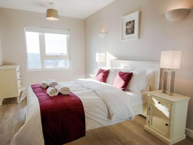 2 Bedroom Apartment London London 101835009