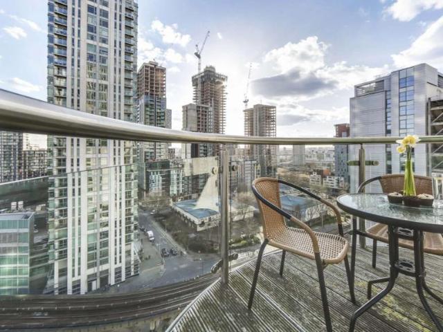 2 Bedroom Apartment London London 101836547