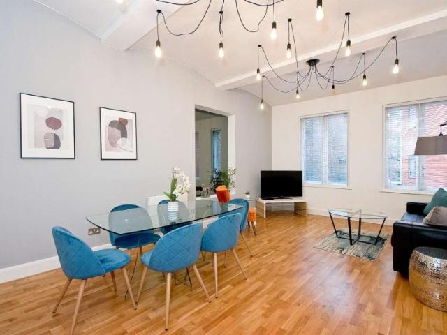 2 Bedroom Apartment London London 101838106