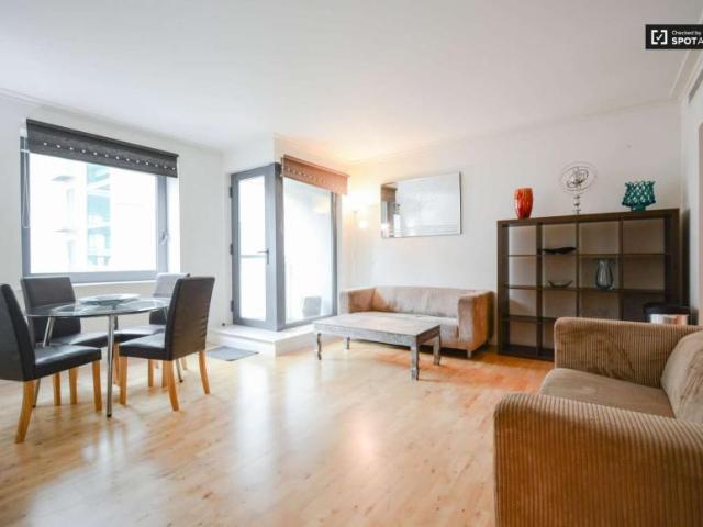 2 Bedroom Apartment London London 101840966
