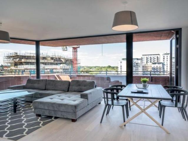 2 Bedroom Apartment London London 101850699