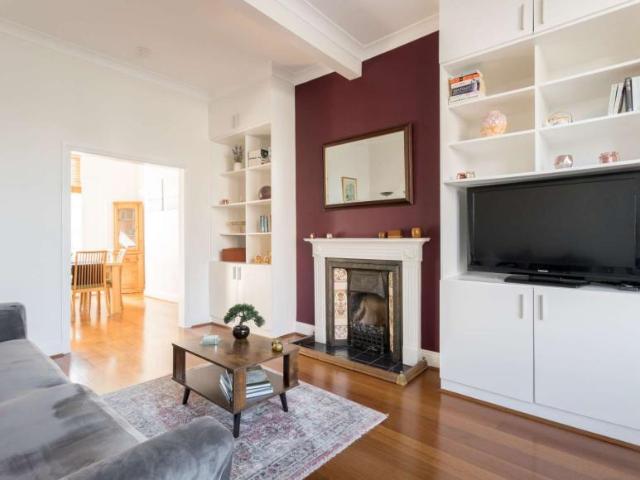 2 Bedroom Apartment London London 101852229