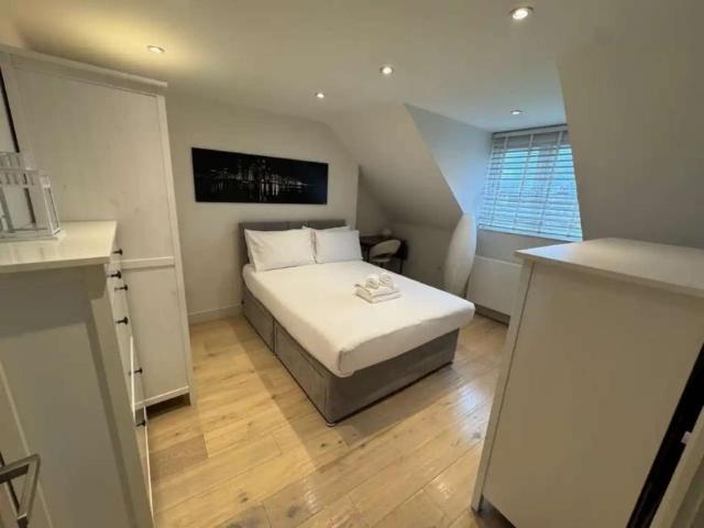 2 Bedroom Apartment London London 101991812