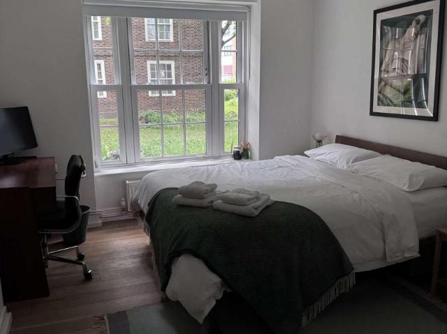 2 Bedroom Apartment London London 102207165